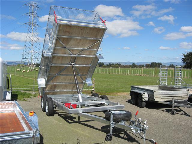 Hydraulic Tippers - Brent Smith Trailers